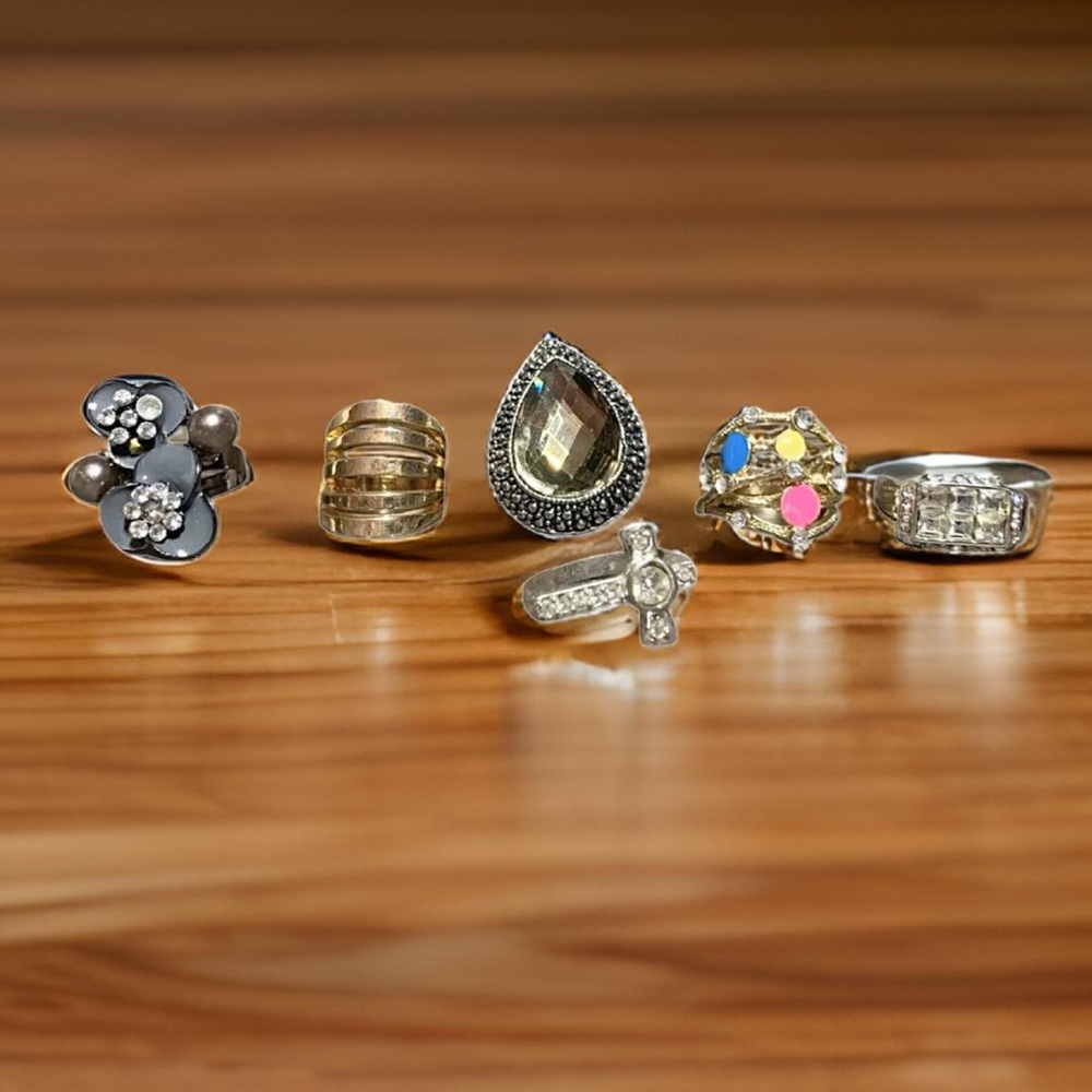 6 Vintage Assorted Silver & Gold Costume Rings, Adjus… - Gem